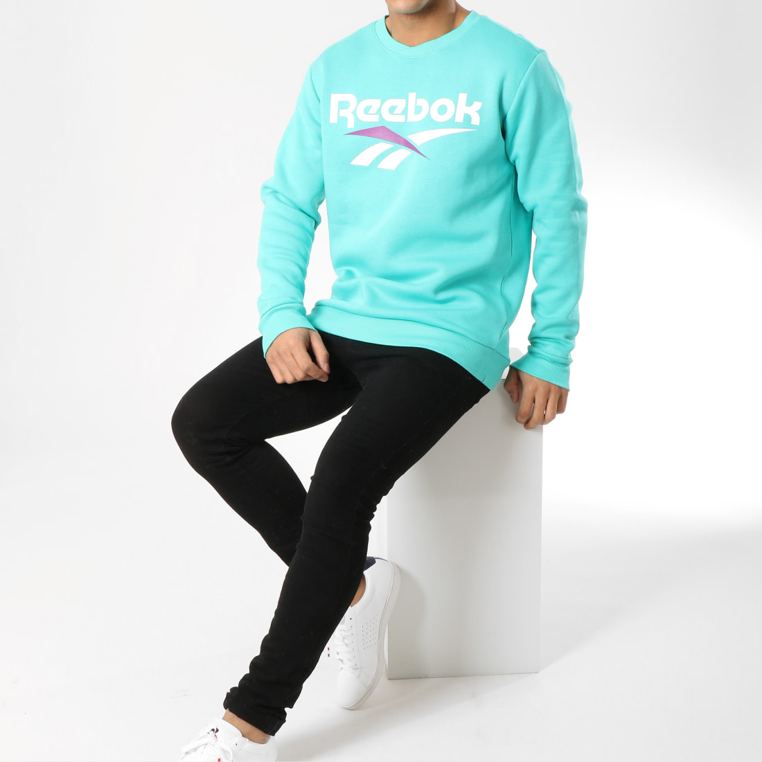 Reebok - Sweat Crewneck Classic V DX3836 Vert - LaBoutiqueOfficielle.com