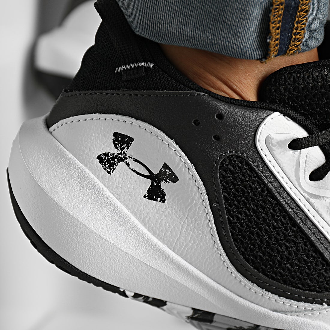 Under Armour - Baskets UA Lockdown 6 3025616 Black Grey - LaBoutiqueOfficielle.com