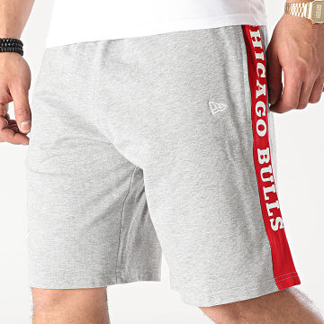 New Era - Short Jogging A Bandes Side Panel Chicago Bulls 12590890 Gris ...