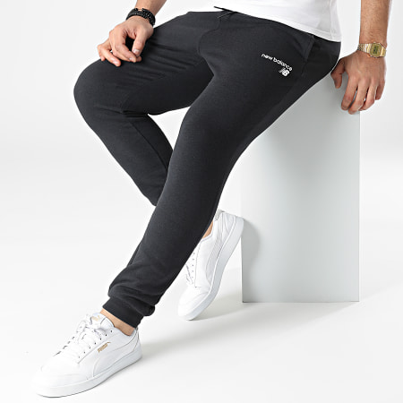 New Balance - Pantalon Jogging MP03904 Noir - LaBoutiqueOfficielle.com