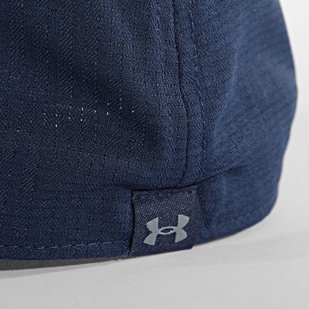 Under Armour - Casquette Fitted Iso-Chill 1361529 Bleu Marine ...