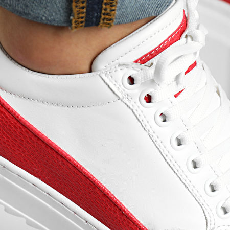 Classic Series - Baskets 2001 White Red Black - LaBoutiqueOfficielle.com