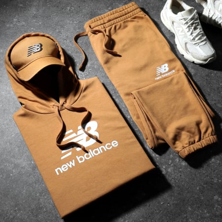New Balance - Sweat Capuche MT31537 Camel - LaBoutiqueOfficielle.com