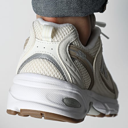 New Balance - Baskets 530 MR530GB Beige - LaBoutiqueOfficielle.com