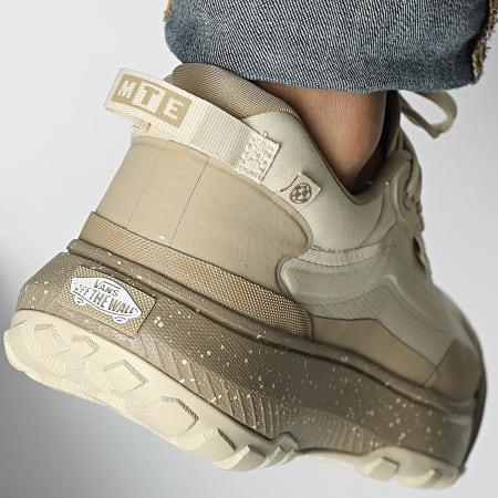 Vans - Baskets Mte Crosspath CVUCRM1 Cream - LaBoutiqueOfficielle.com