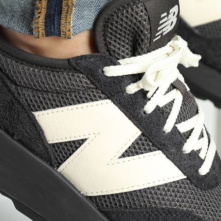 New Balance - Baskets 370 U370PB Grey - LaBoutiqueOfficielle.com