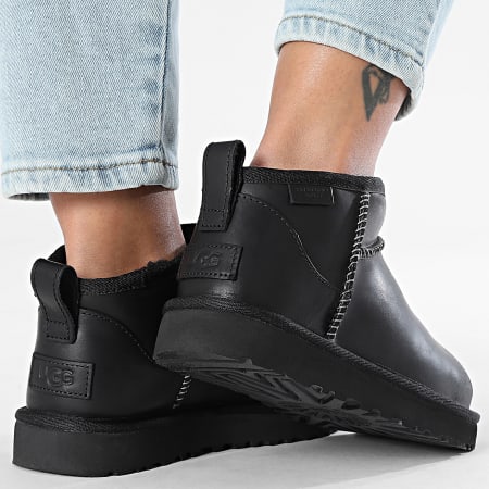 black uggs mini
