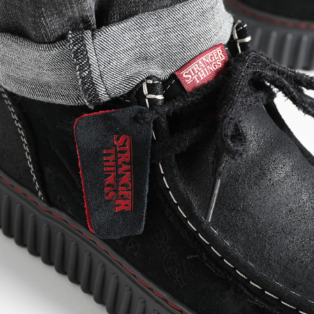 Clarks - Chaussures Torhill Hi Black x Stranger Things ...