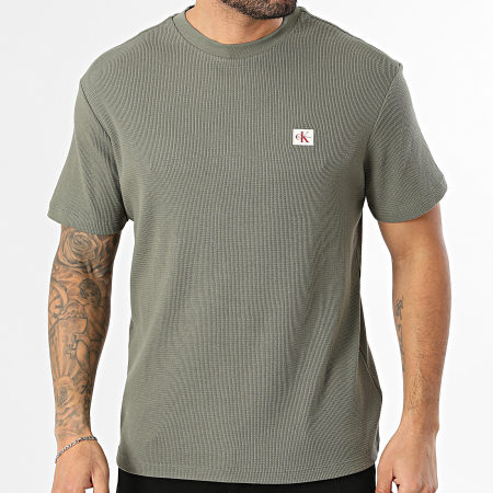 Calvin Klein - Tee Shirt Waffle 008G Vert Kaki - LaBoutiqueOfficielle.com