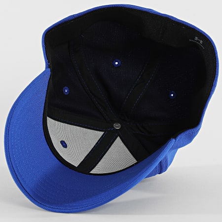 Under Armour - Casquette Fitted 1376700 Bleu Roi Blanc ...