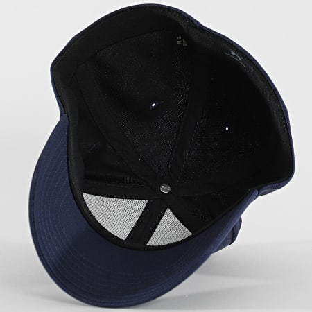 Under Armour - Casquette Fitted 1376702 Bleu Marine ...