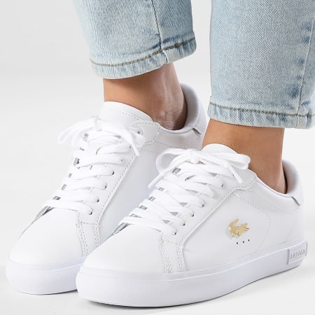 Lacoste - Baskets Femme Powercourt 126 White Gold ...